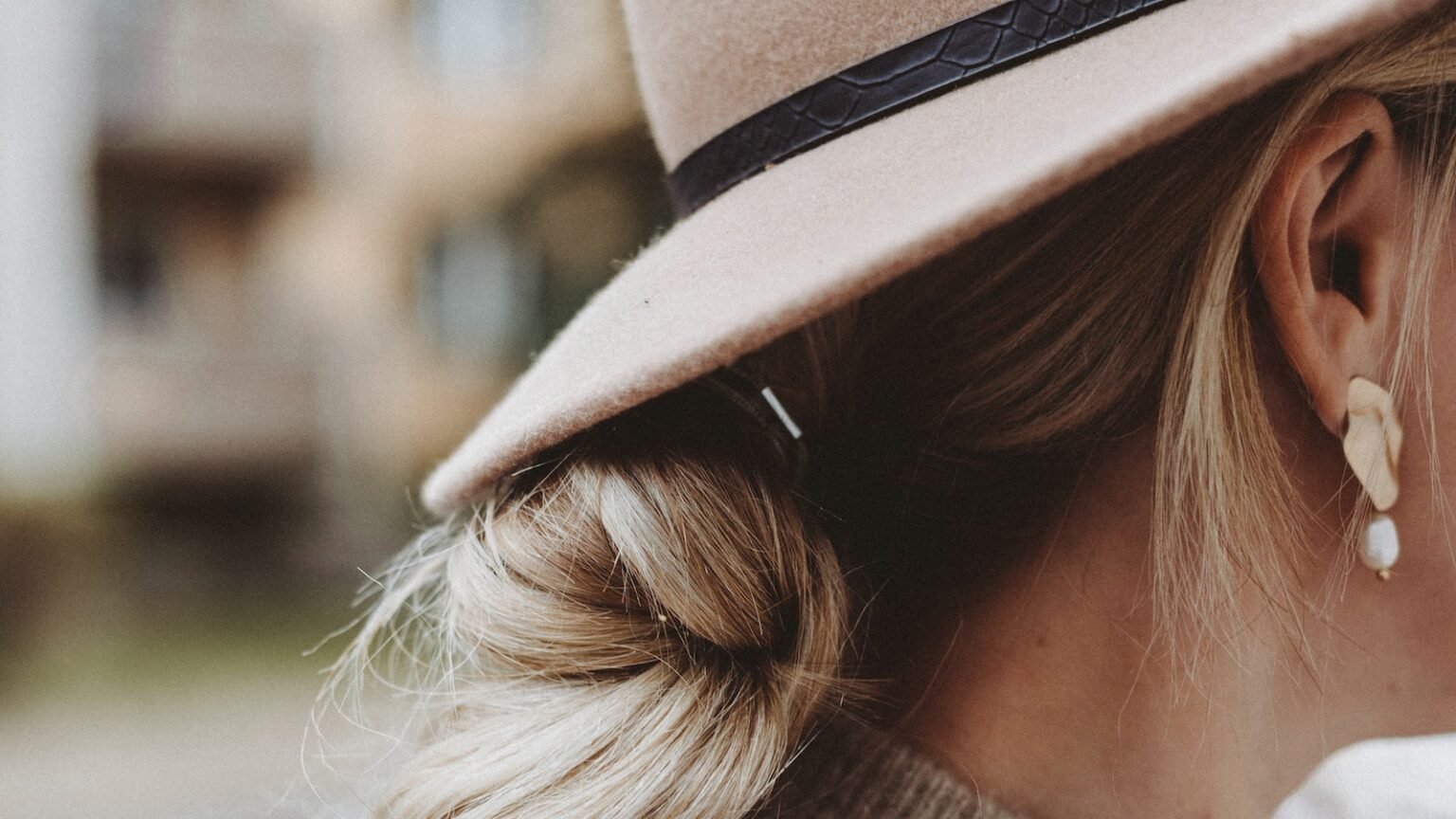 Fashion’s Ever-Changing Face: Beauty Evolution on the Runway | himalaya ...